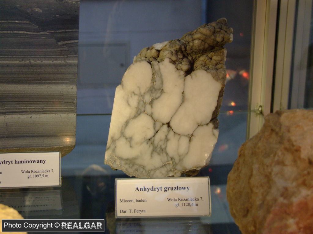 ANHYDRITE - Minerał Anhydryt